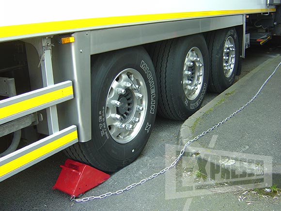 Wheel chock for trucks