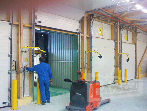 Halogen loading dock spotlight Expresso