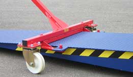 Truck wheel risers - Wheel risers with retractable castors
