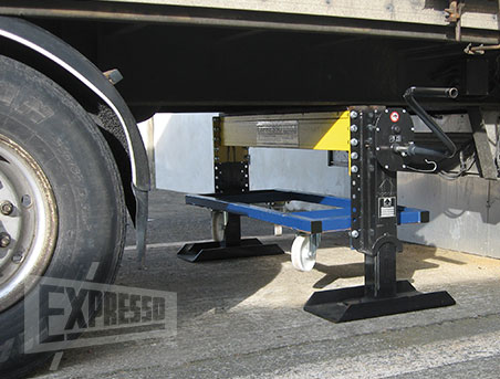 Safety trestle trailer jack